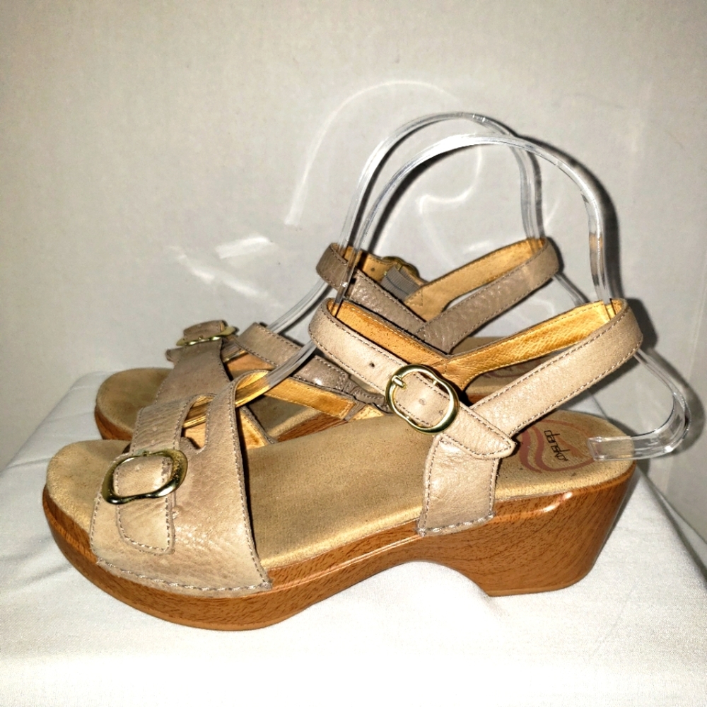 Dansko Sandi Strappy Block Heel Sandal Beige Leather … - Gem
